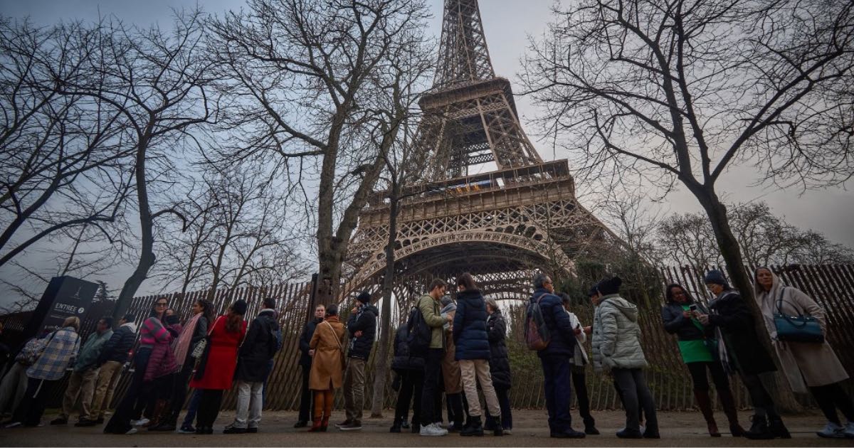 Eiffel Tower closes as staff go on strike • PhilSTAR Life